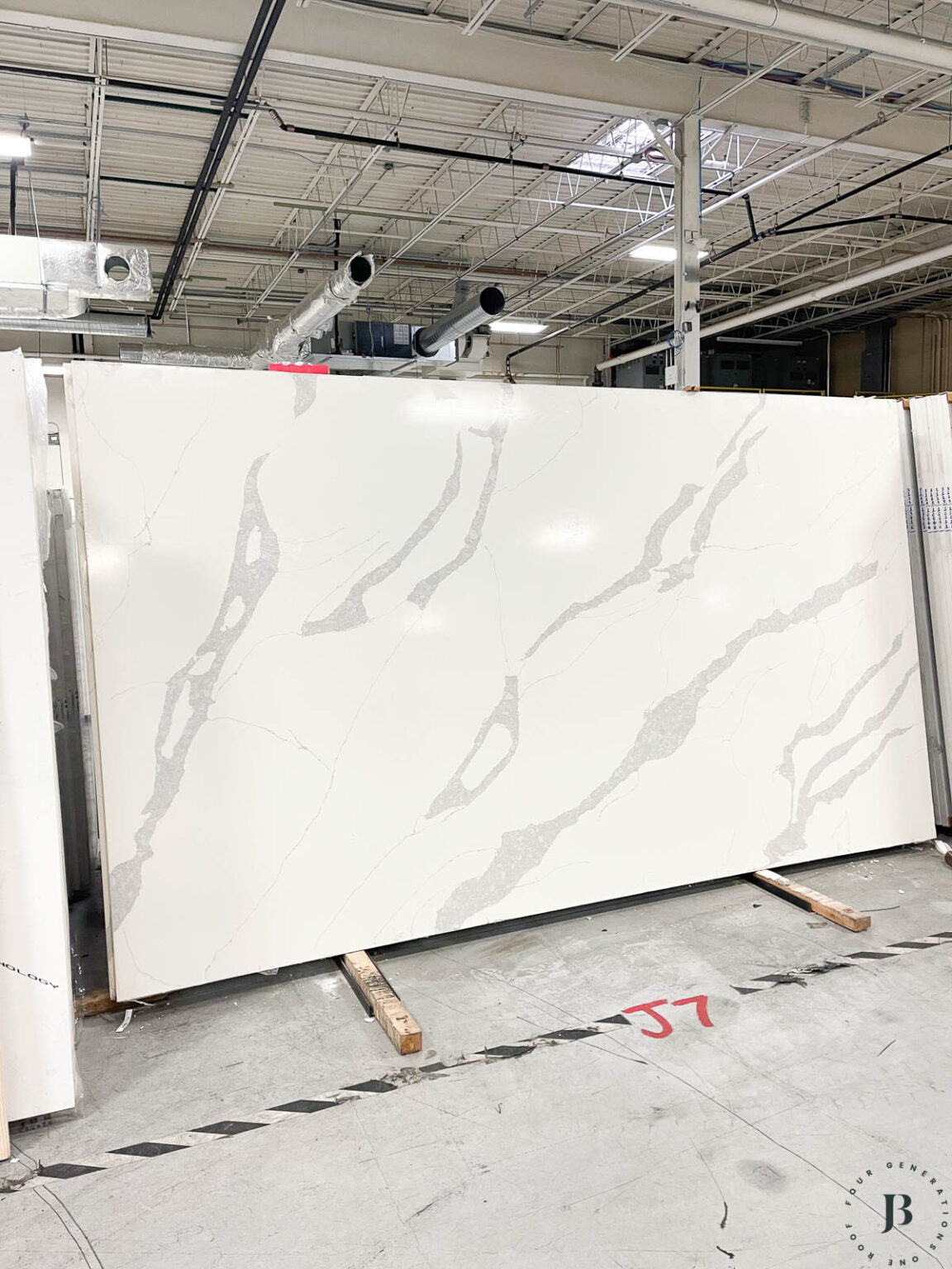 Stunning Kitchen Quartz Backsplash And Countertop