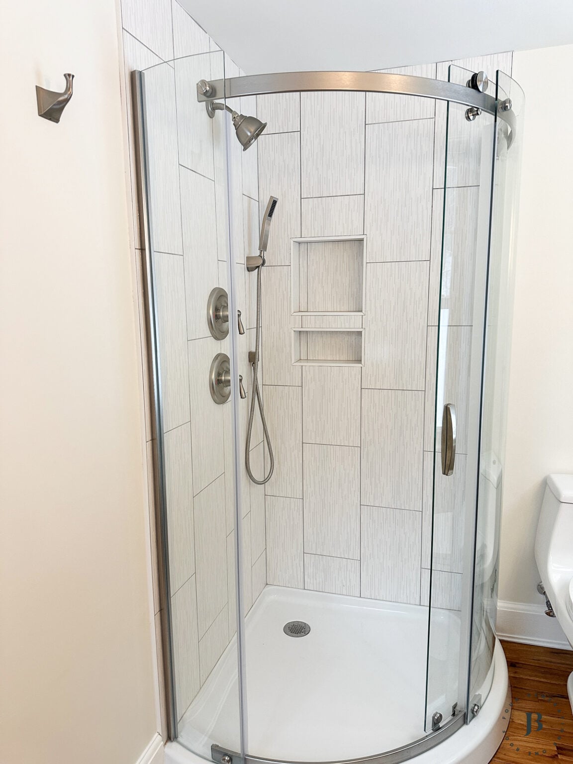 Large Shower Tile Ideas That Made Our Bathrooms Feel Bigger