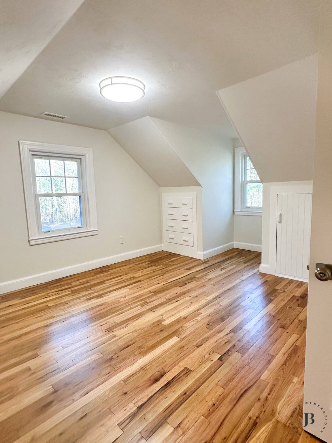 Choosing The Right Hardwood Floor: Red Oak vs White Oak